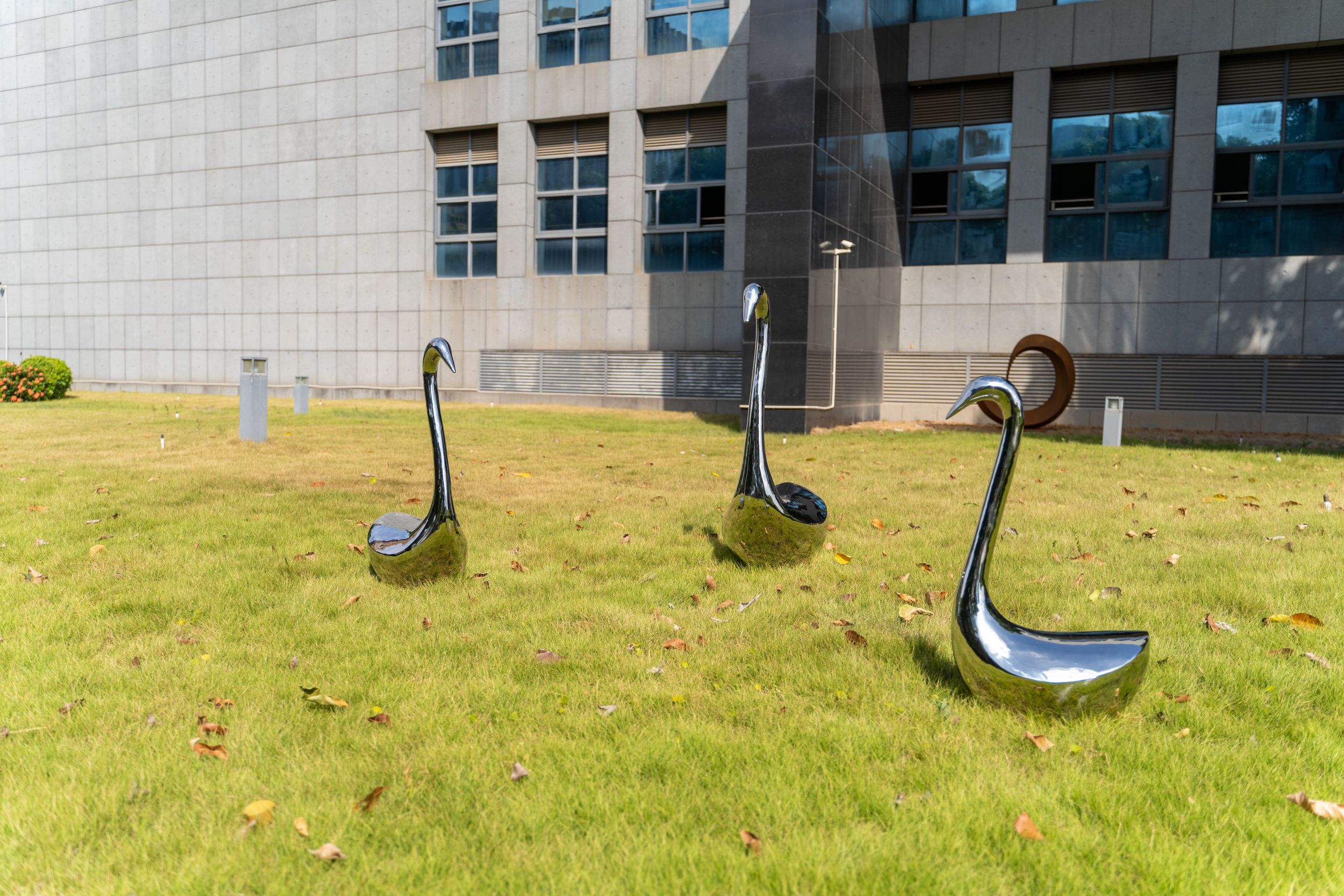 stainless steel swan sculpture - Metal Sculpture Specialist