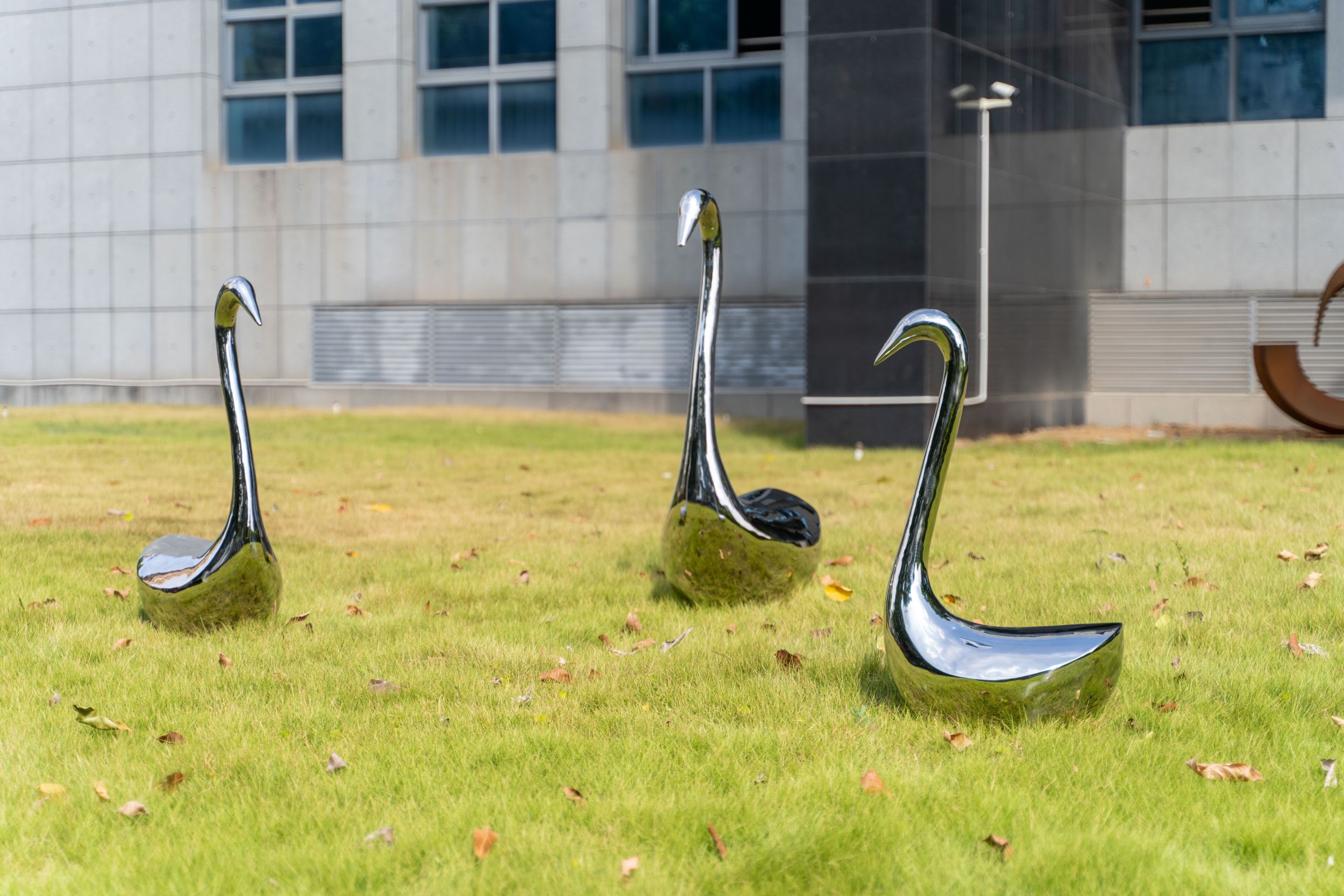 stainless steel swan sculpture - Metal Sculpture Specialist