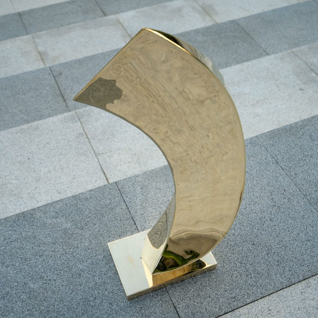 Oval sculpture - www.sculpture0755.com