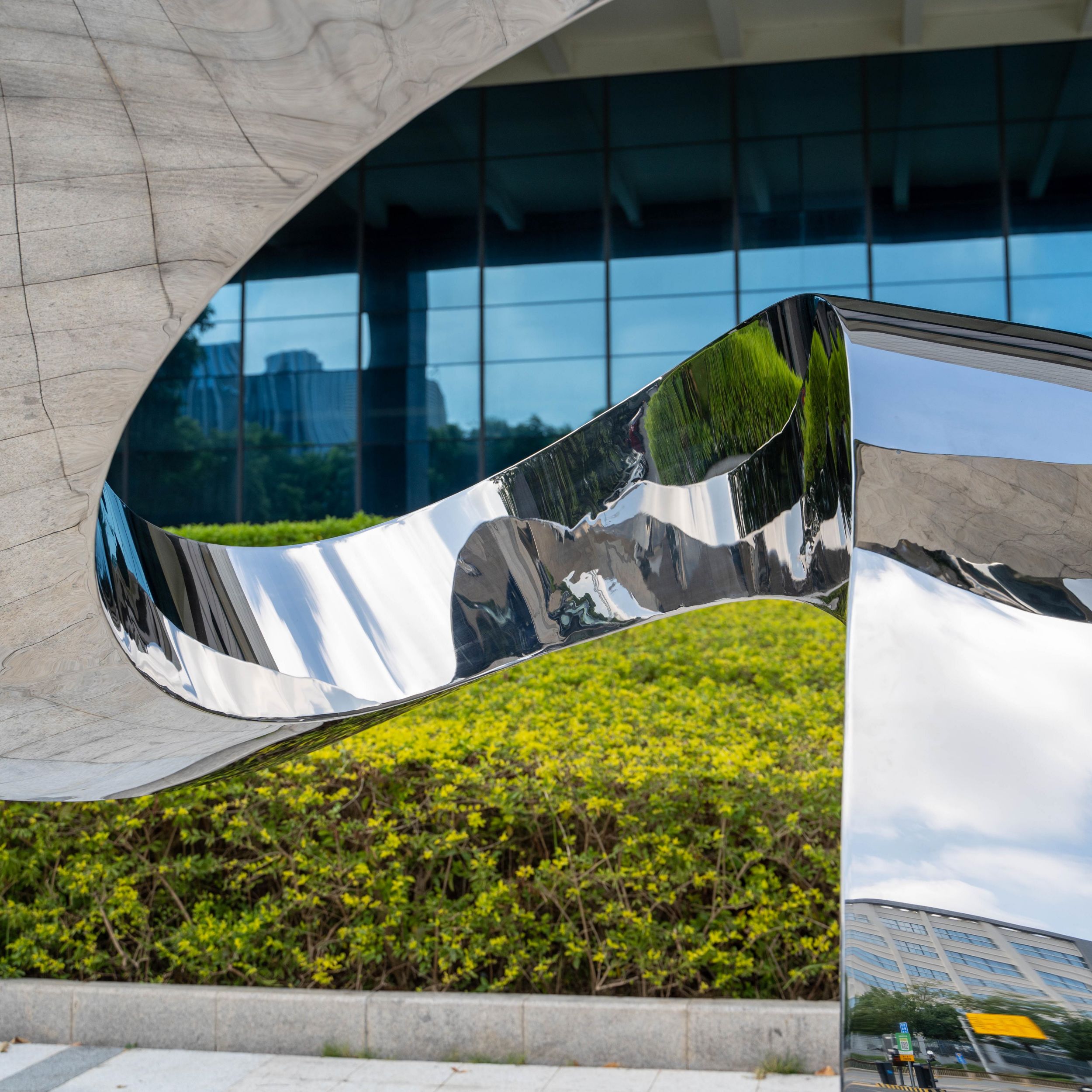 Large outdoor stainless steel streamer sculpture - Metal Sculpture ...