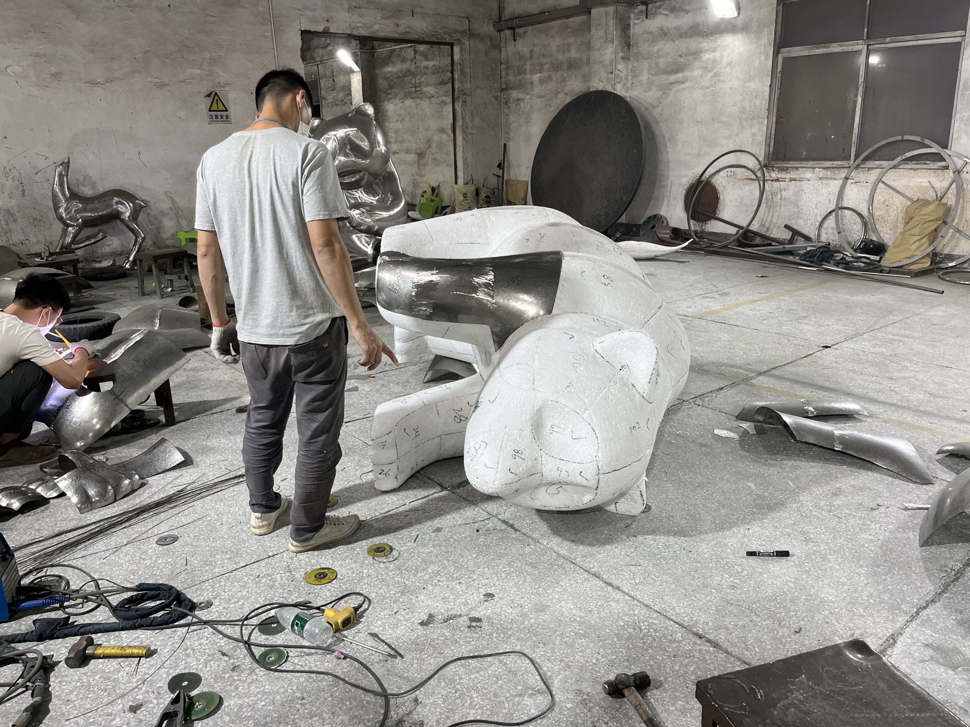 Giant Panda Sculpture - Metal Sculpture Specialist