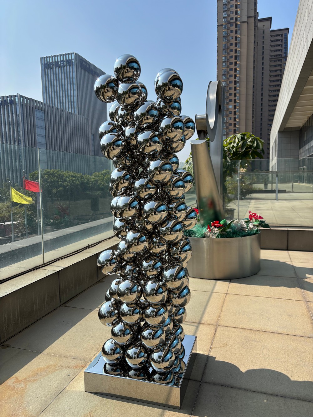 304 Stainless Steel Sphere Sculpture – 1.3 Meters High, High-Gloss ...