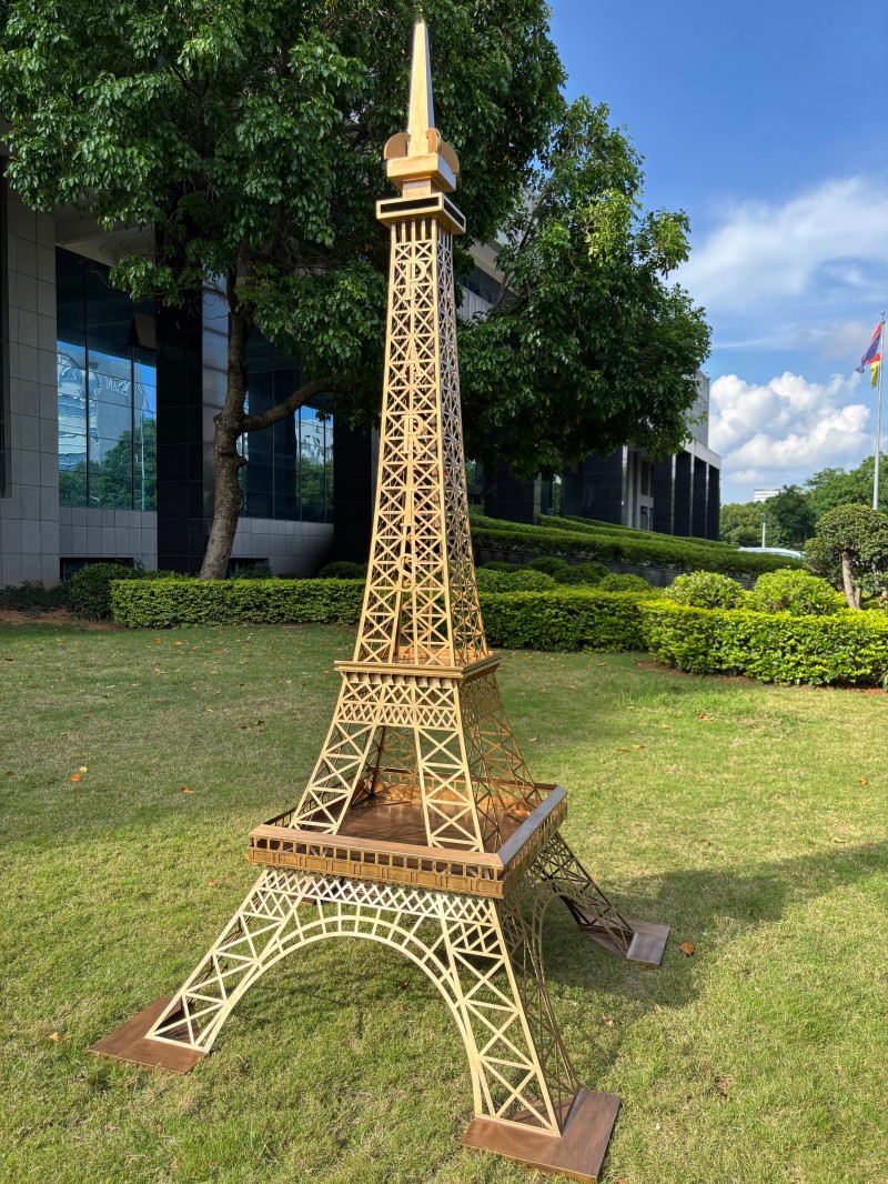 Eiffel Tower Sculpture - Metal Sculpture Specialist