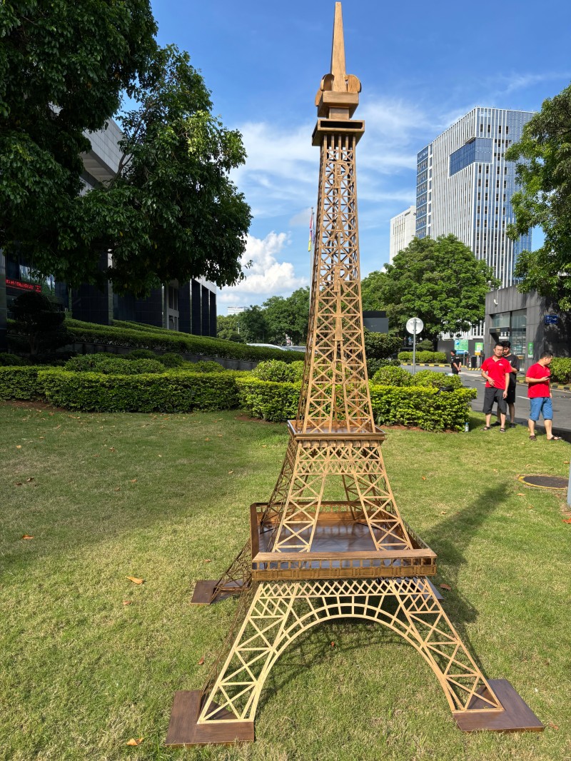 Eiffel Tower Sculpture - Metal Sculpture Specialist
