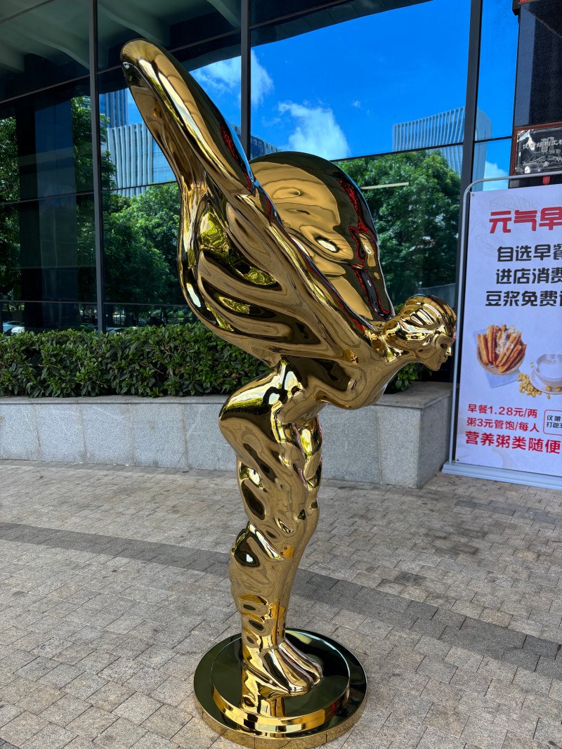 Golden Spirit of Ecstasy Sculpture – 1.6m Mirror-Polished Showstopper ...