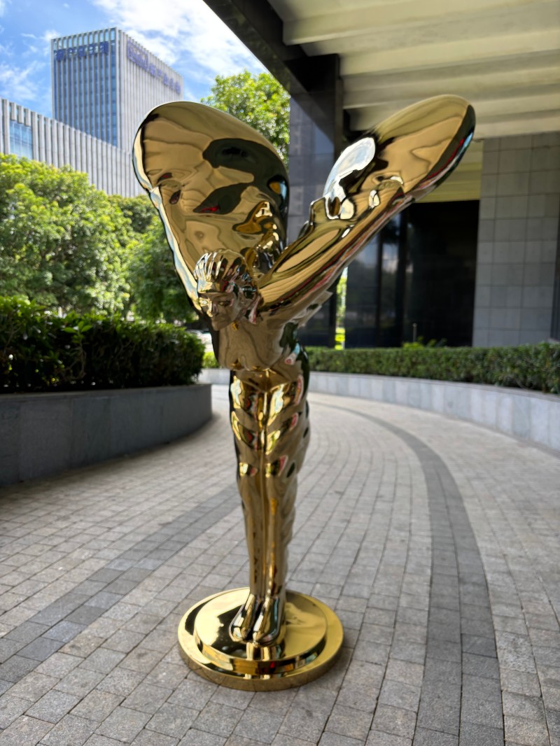 Golden Spirit of Ecstasy Sculpture – 1.6m Mirror-Polished Showstopper ...